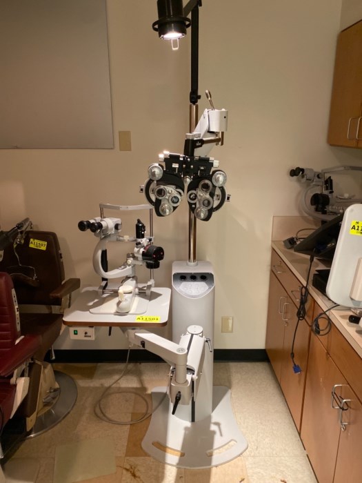 Ophthalmic Instrument System w/ stand for sale