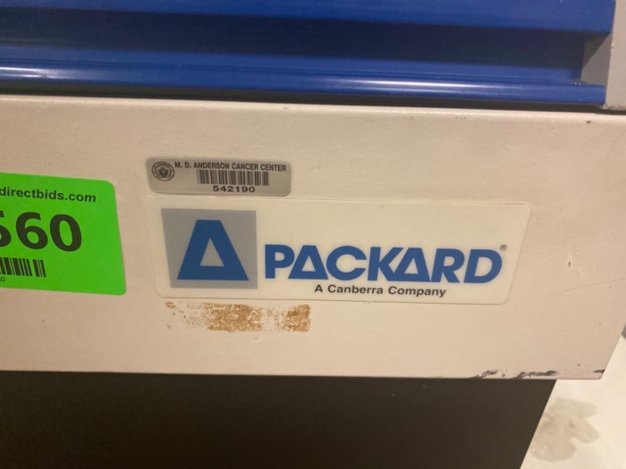 (1) Packard Tri-Carb Liquid Scintillation Analyzer 1900CA for sale