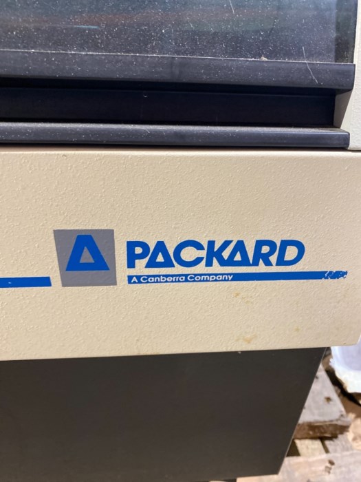 (1) Packard Tri-Carb Liquid Scintillation Analyzer for sale