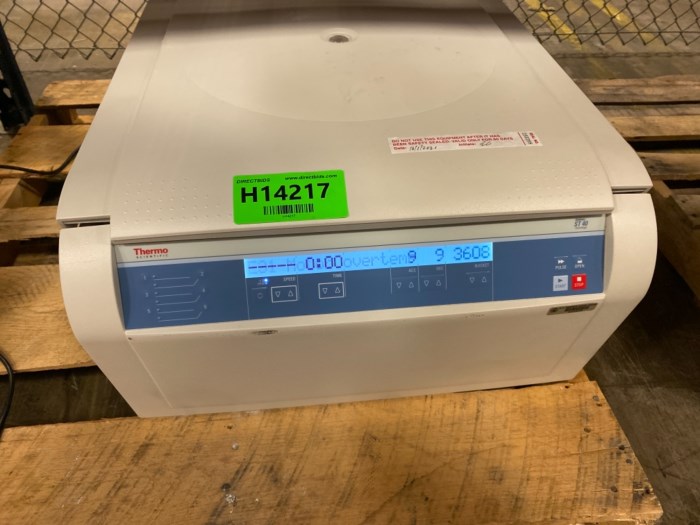 (1) Thermo Scientific Sorvall ST40 Centrifuge for sale