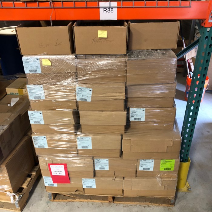12 Pallets 25ml Glass Bottle w/ Caps for sale