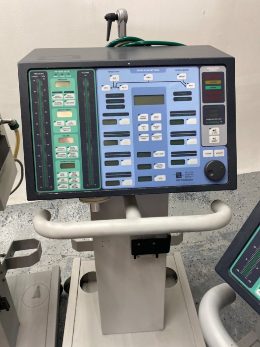 (4) Nellcor Puritan Bennett 760 Ventilator for sale