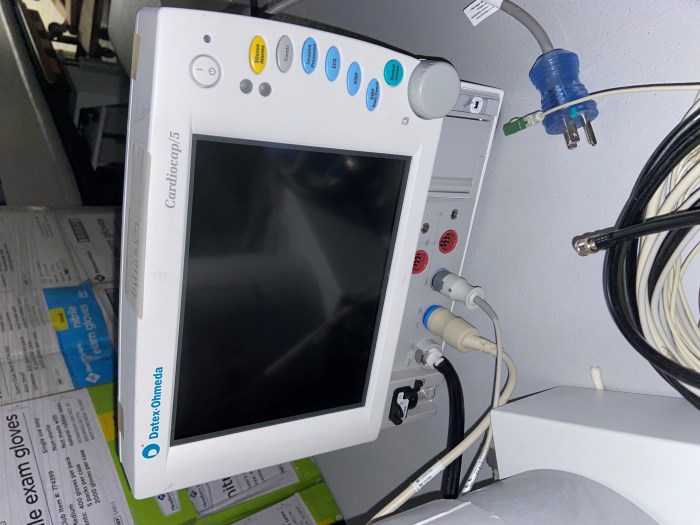 (4) Philips G5 Modules (1) Ohmeda Medical Cardiocap Monitor (1) Welch ...