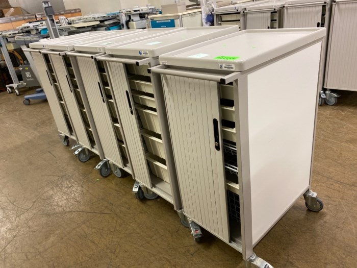 (5) Innerspace Medical Hospital Rolling Carts with Pull Out Drawers for ...