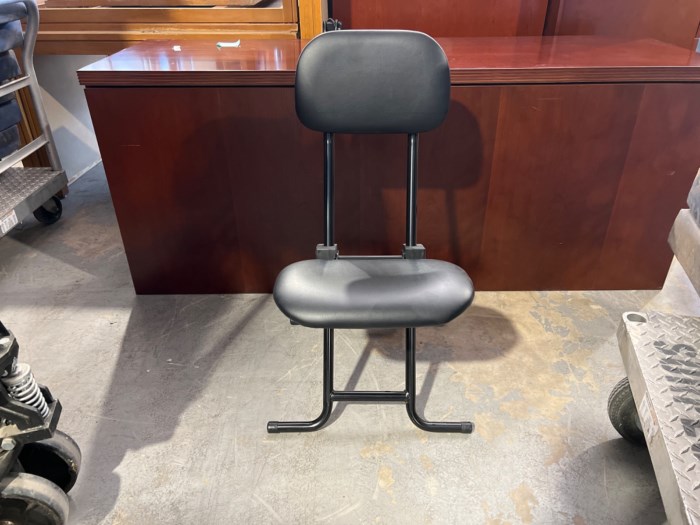 Aleta Model: AAP-CS612 Chairs (Lot of 7) for sale