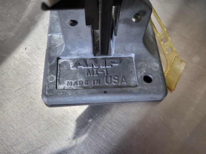 AMP MI-1 BUTTERFLY CRIMP TOOL for sale