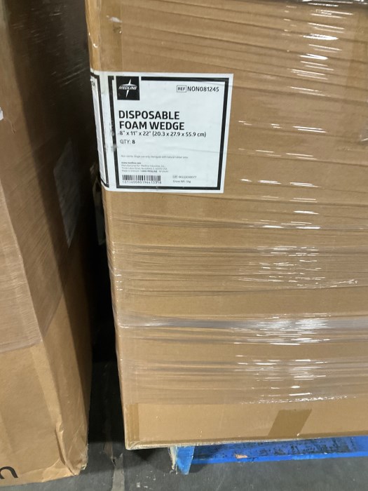 Assorted Consumables ( Rigid suction canisters, Disposable Foam wedges ...