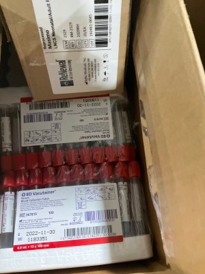 Assorted Consumables ( Vessel Sealer Extend, Smart CapnoLine Plus O2 ...