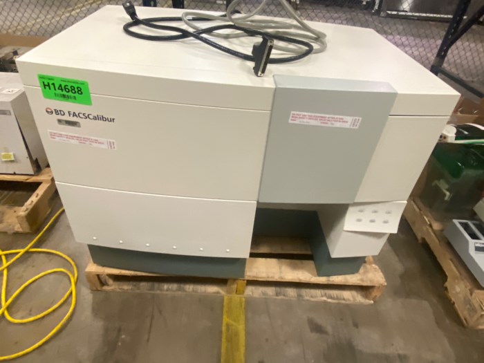 BD FACSCalibur Flow Cytometer for sale