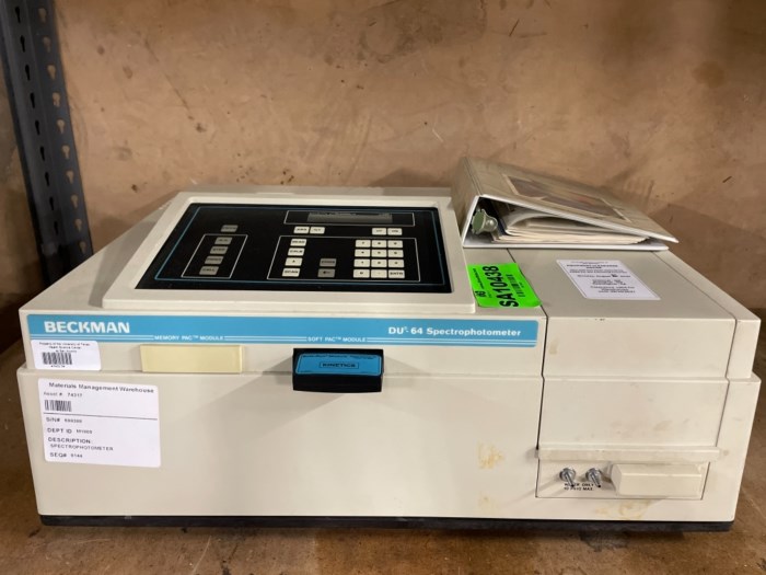 Beckman DU-64 Spectrophotometer for sale