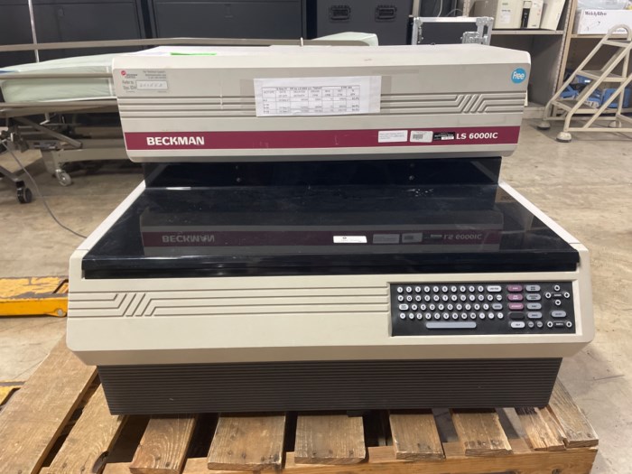 Beckman LS 6000IC Liquid Scintillation System Counter for sale