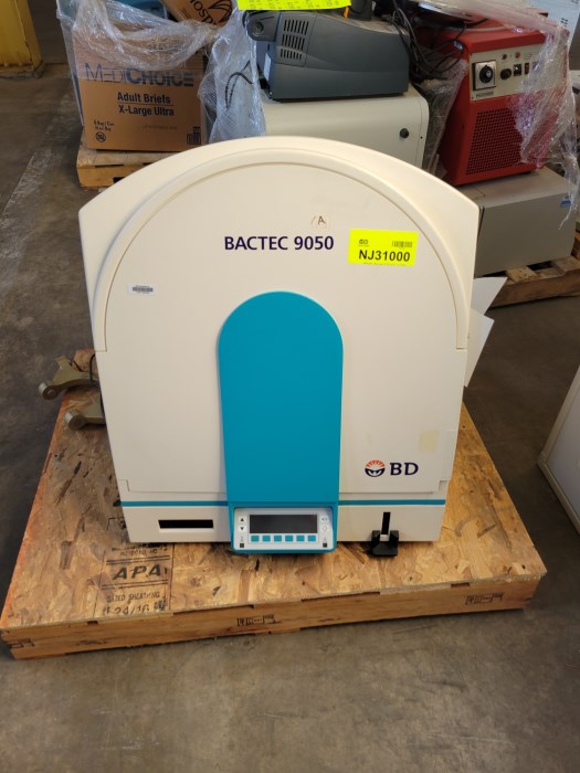 BECTON DICKINSON BACTEC 9050 CENTRIFUGE for sale