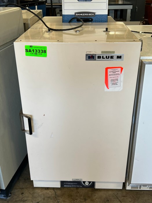 Blue M Dry Type Bacteriological Incubator - Gravity Convection Oven for ...