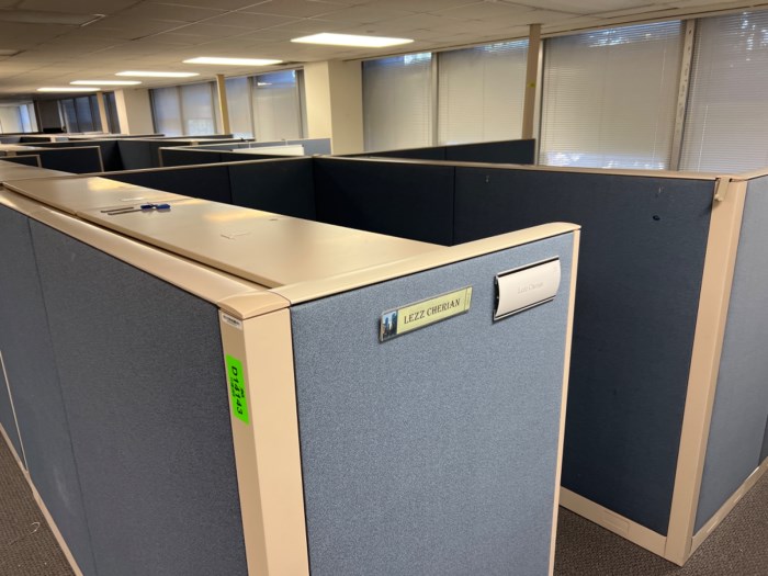 Cubicles with all metal cabients 45 for sale