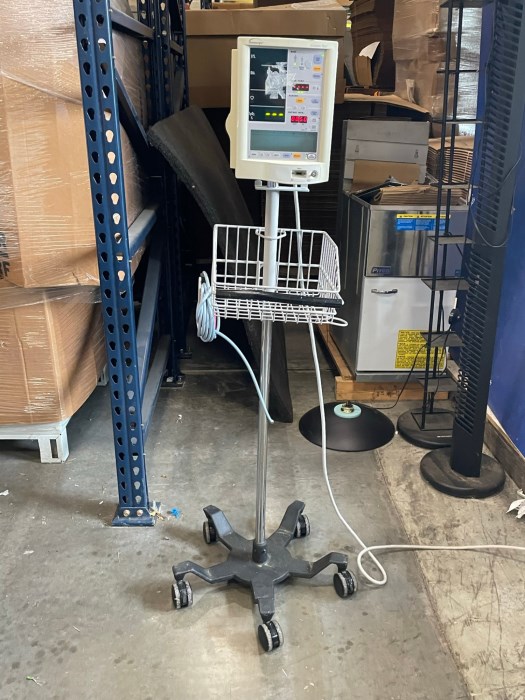 Datascope Accutorr Plus Rolling Vital Signs Monitor for sale