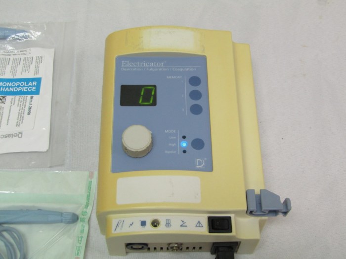 Delasco Electricator Electrosurgical Generator Model 26000 W/ 3 ...
