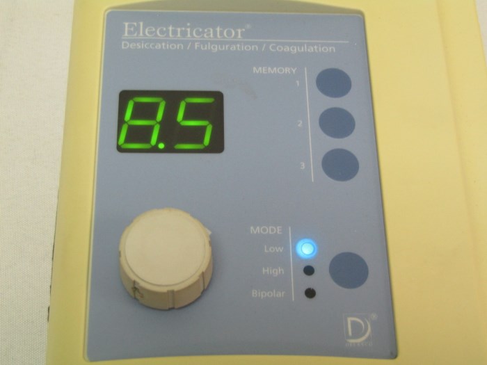 Delasco Electricator Electrosurgical Generator Model 26000 W/ 3 ...