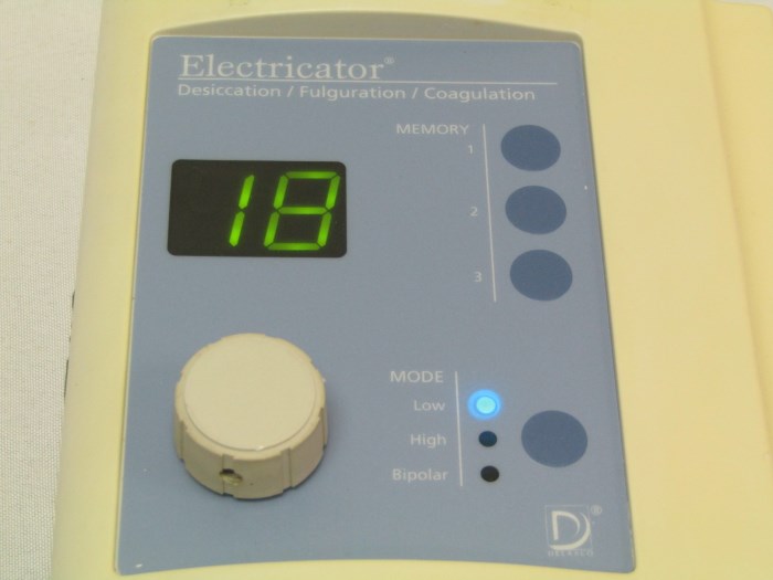 Delasco Electricator Electrosurgical Generator Model 26000 W/ 3 ...