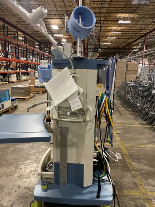 Drager Apollo Anesthesia Machine With CastrGard Accessories *Powers on ...