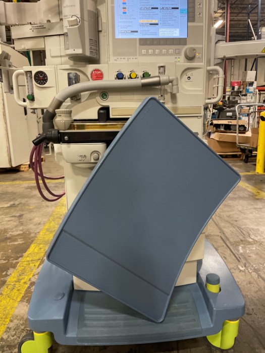 Drager Apollo Anesthesia Machine With CastrGard Accessories *Powers on ...