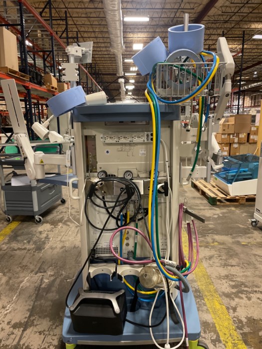 Drager Apollo Anesthesia Machine With CastrGard Accessories *Powers on ...