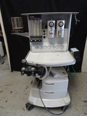 DRE Integra SP II Anesthesia Machine W/ 2 vaporizer for sale