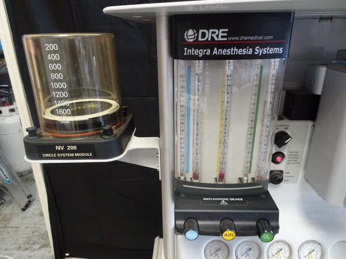 DRE Integra SP II Anesthesia Machine W/ 2 vaporizer for sale