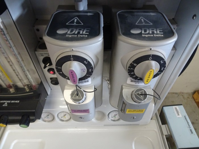 DRE Integra SP II Anesthesia Machine W/ 2 vaporizer for sale