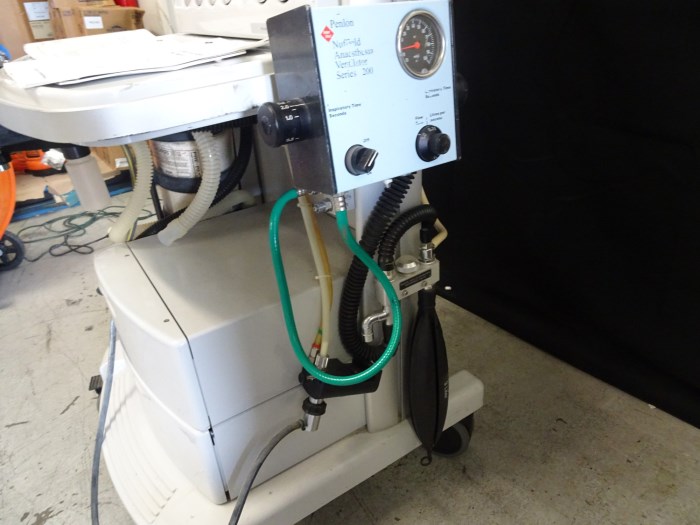 DRE Integra SP II Anesthesia Machine W/ 2 vaporizer for sale