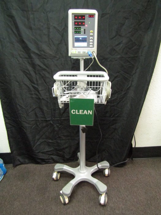 Edan M3A Vital Signs Monitors With Rolling Stand for sale