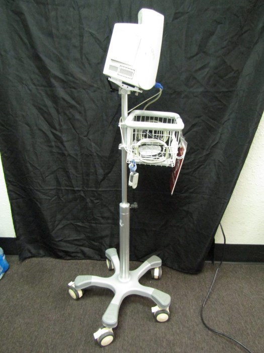 Edan M3A Vital Signs Monitors With Rolling Stand for sale