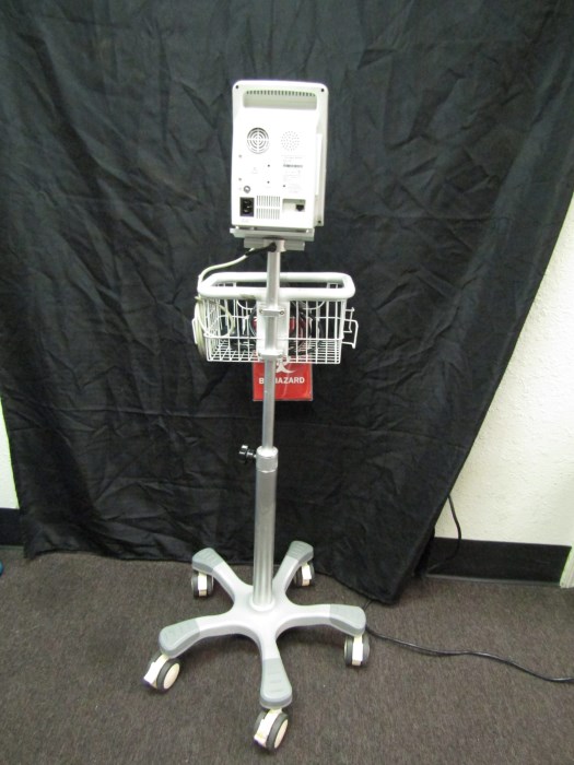 Edan M3A Vital Signs Monitors With Rolling Stand for sale