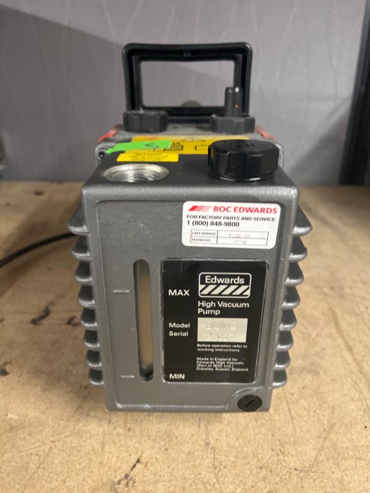Edward’s Model: E2M2 Two Stage High Vacuum Punp for sale