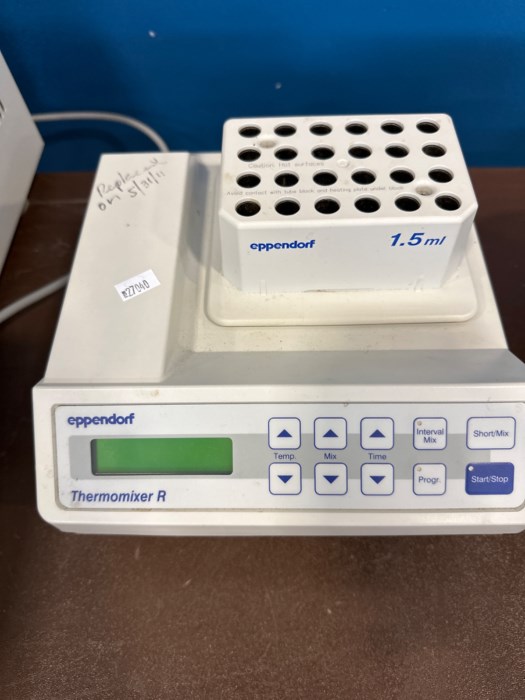 Eppendorf Centrifuge 5702 R + Eppendorf Centrifuge 5417 R + Eppendorf ...