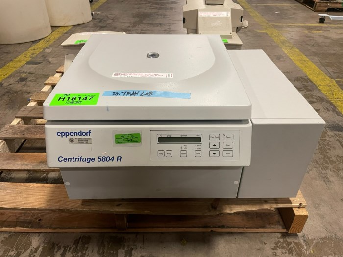 Eppendorf Centrifuge 5804 R for sale
