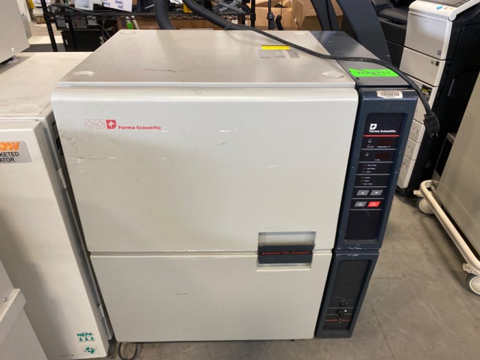 Forma Scientific Model 3193 Automatic CO2 Incubator for sale