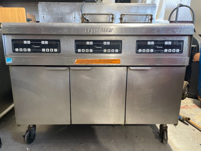 Frymaster Model FPPH3555se Three Compartment Industrial Fryer for sale