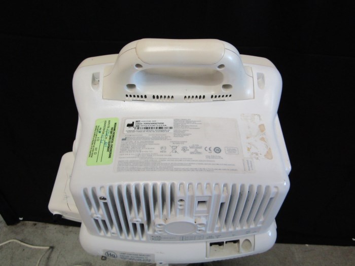 GE Dash 3000 Patient Monitor With Rolling Stand and Capnoflex LF CO2 ...