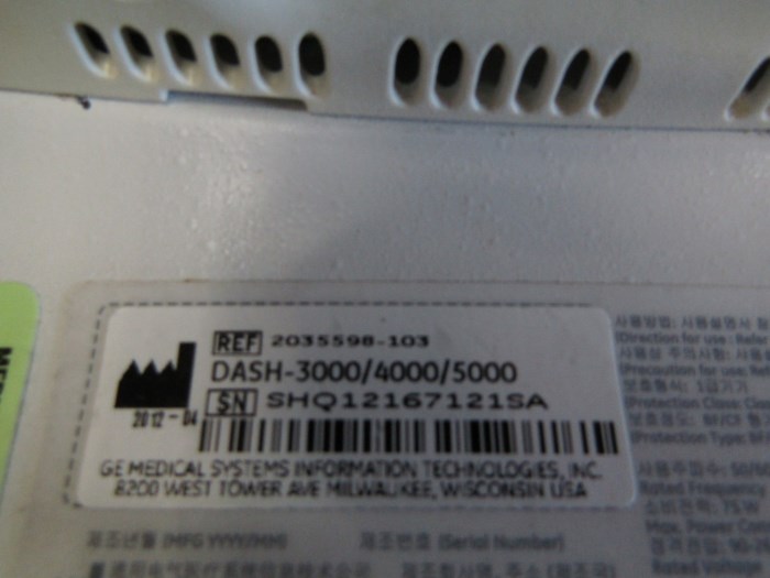 GE Dash 3000 Patient Monitor With Rolling Stand and Capnoflex LF CO2 ...