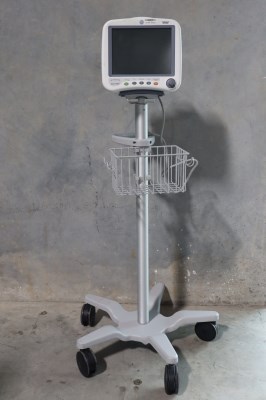 GE Dash 4000 Monitor With Stand for sale