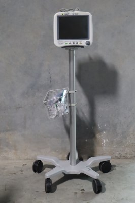 ge-dash-4000-monitor-with-stand-z5vnr11j-2255250-st.jpg