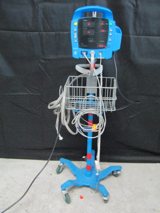 GE DINAMAP PROCARE DPC400N-US 2019205-001 PATIENT MONITOR W/ STAND for sale
