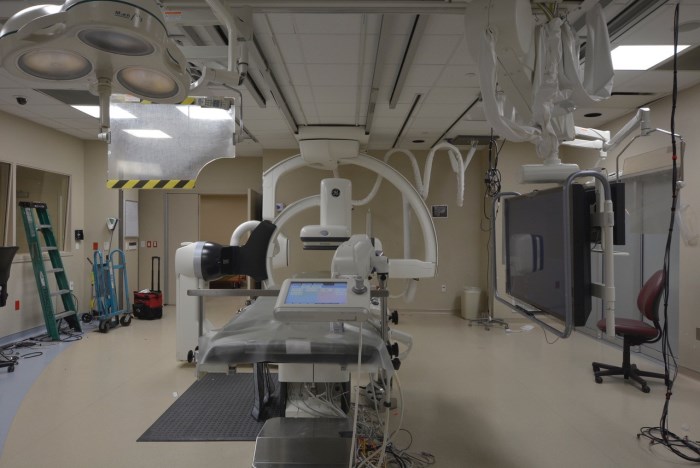 GE Innova IGS 630 Biplane Cathlab DOM: 2013 for sale