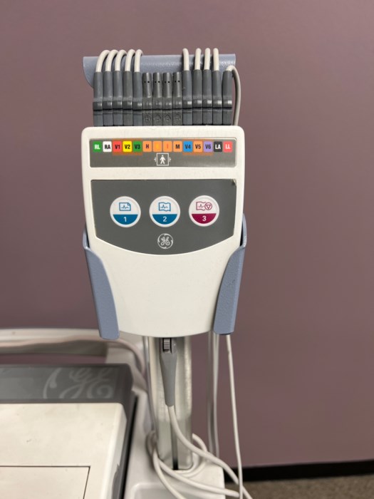 GE MAC 5000 Resting ECG EKG Monitoring System And GE Corometrics 170 ...