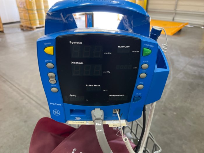 GE procare 400 Vital Signs monitor for sale