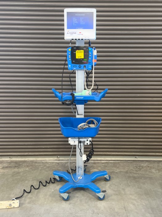 GE V100 Dinamap Vital Signs Monitor w/ Capsule Screen & Accessories for ...