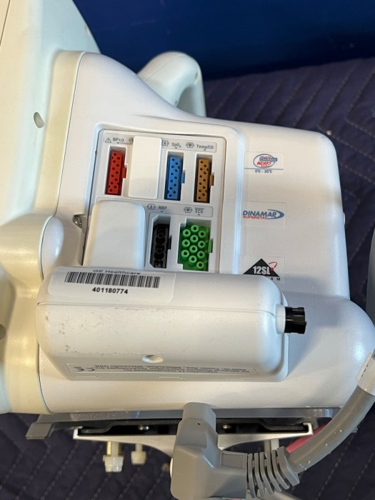 General Electric Dash 400 Patient Monitor w/ GCX Mounting Arm & Plate ...