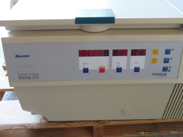 Heraeus Sepatech Baxter Megafuge 1.0 R Refrigerated Centrifuge w/ BS4402/A Rotor for sale