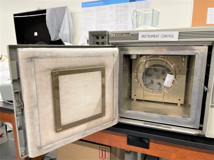 Hewlett Packard HP 5890 Series II Gas Chromatograph w/ HP 3392A ...