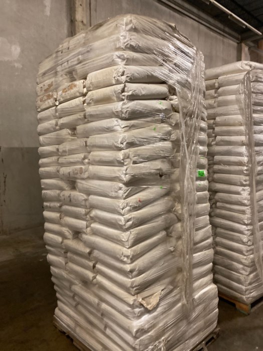 Huge pallet of estimated (130) bags of 10lb Stardust Heavy Absorption ...